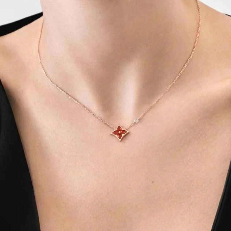Top mirror Louis Vuitton Necklaces