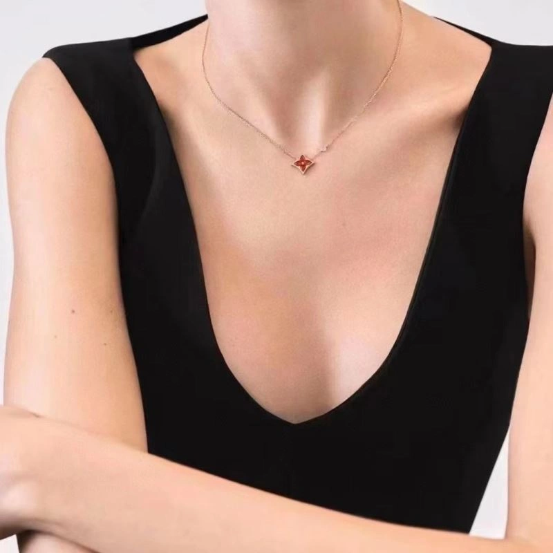 Top mirror Louis Vuitton Necklaces