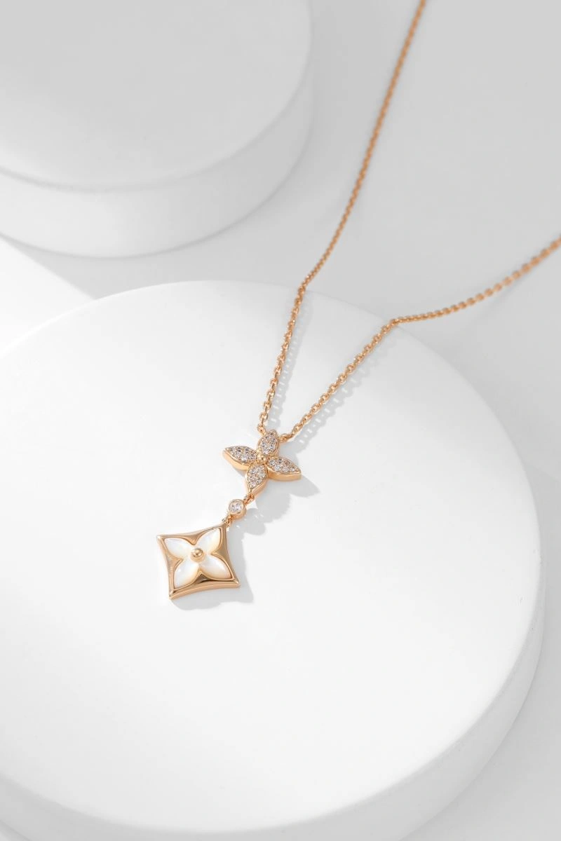 Top mirror Louis Vuitton Necklaces