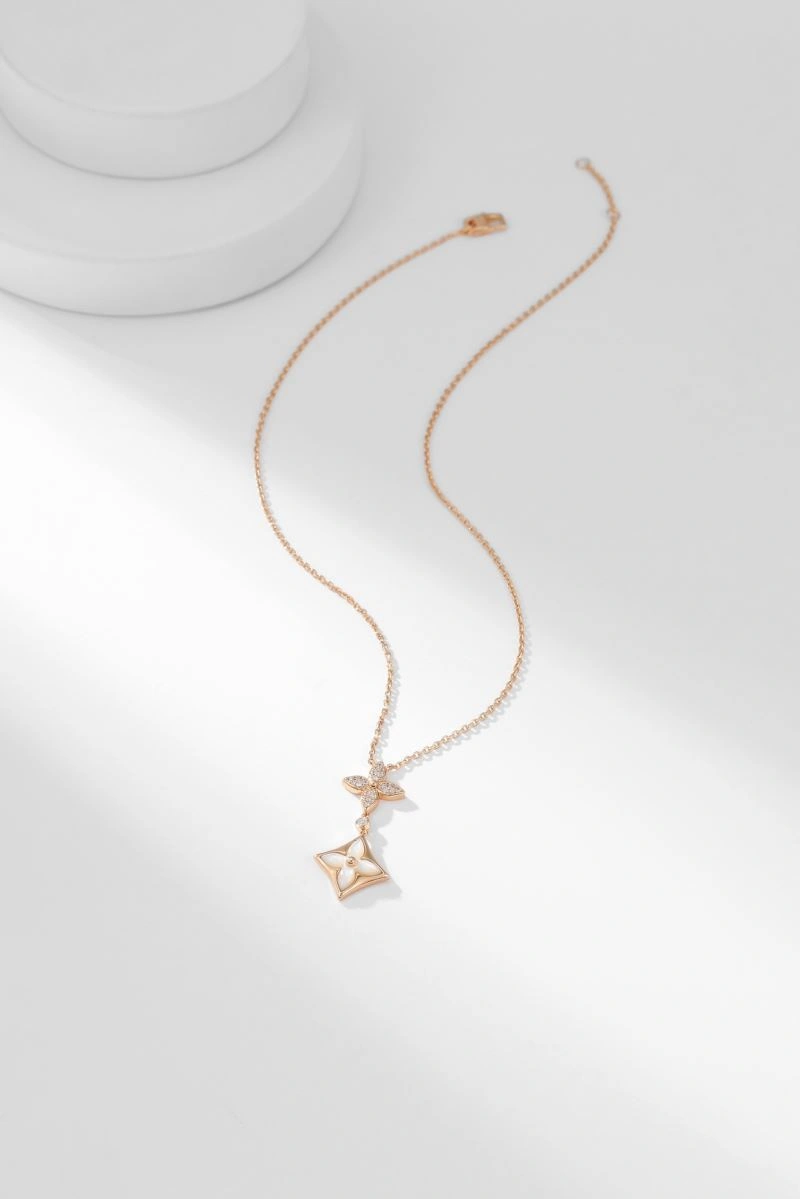 Top mirror Louis Vuitton Necklaces