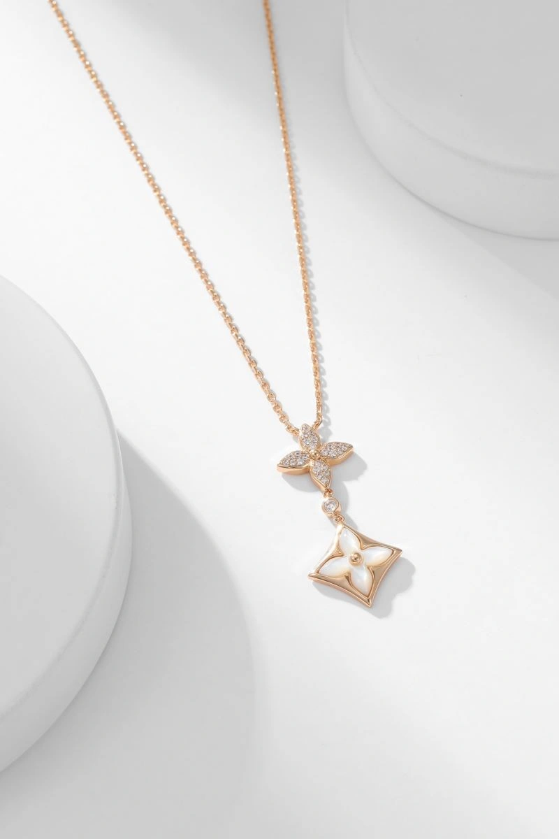 Top mirror Louis Vuitton Necklaces