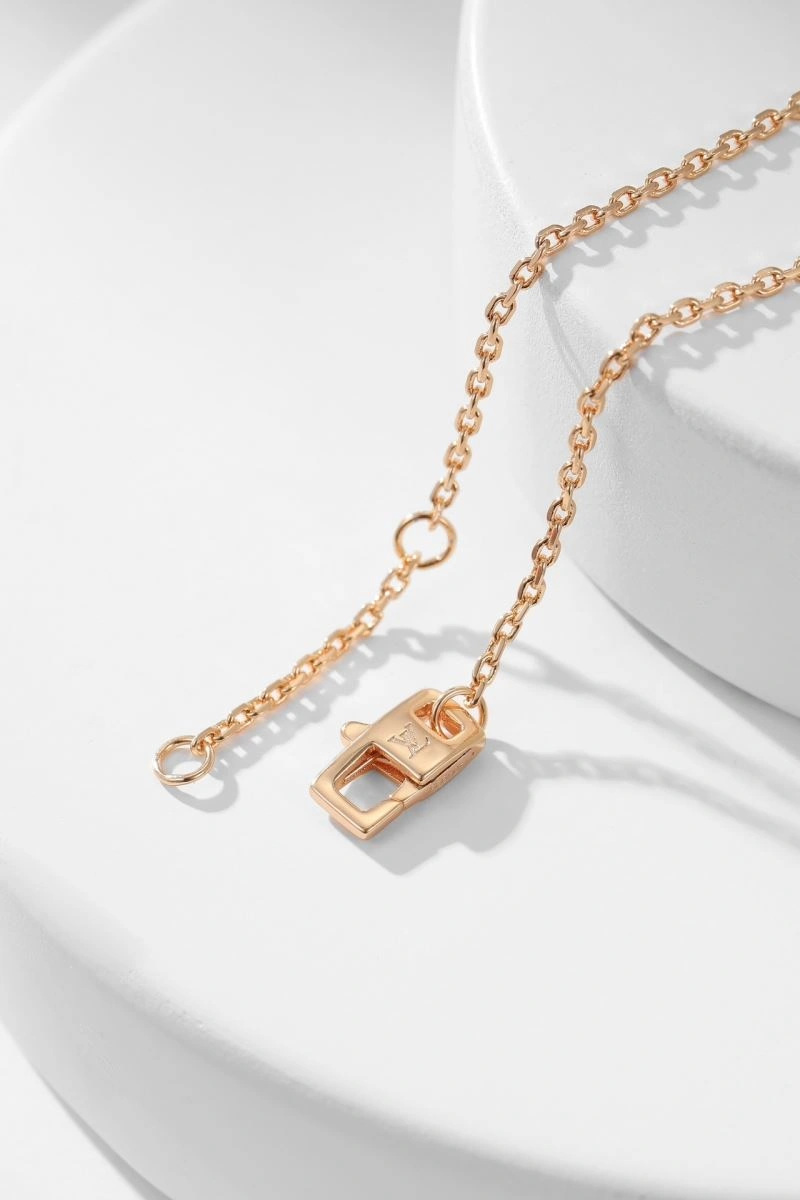 Top mirror Louis Vuitton Necklaces