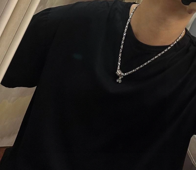 Factory-made Louis Vuitton Necklaces