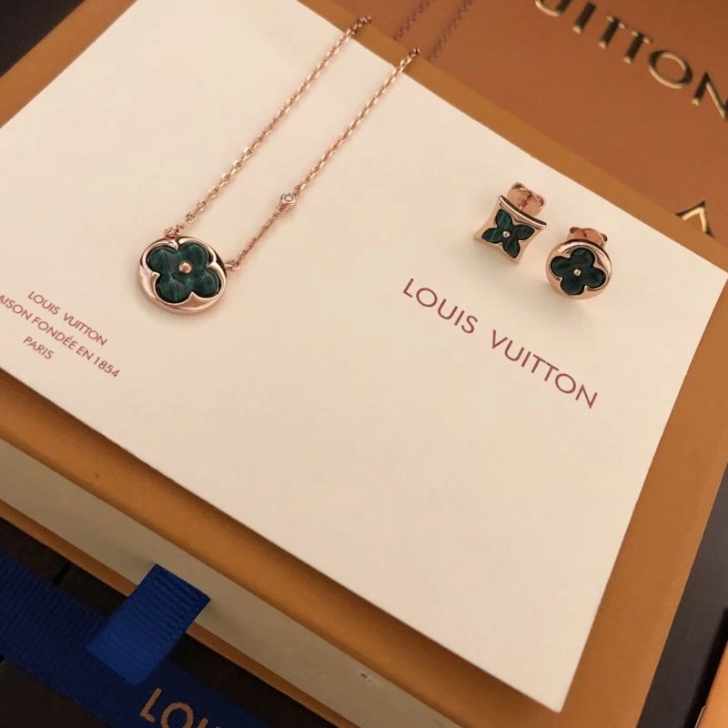 Official Louis Vuitton Necklaces