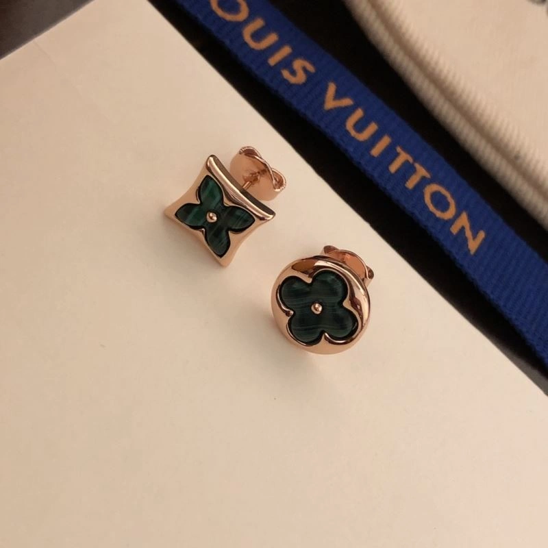 Official Louis Vuitton Necklaces