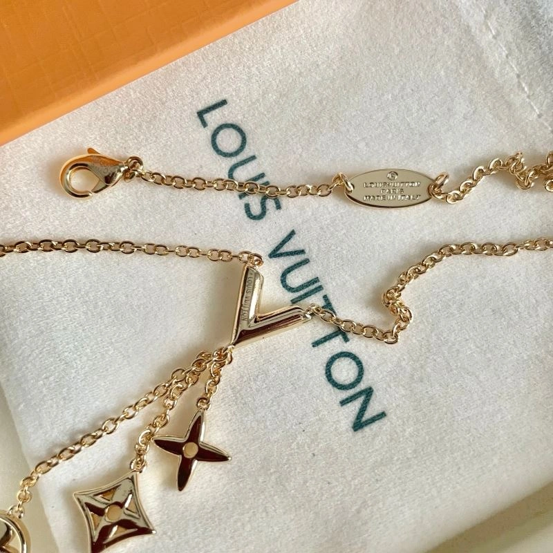 Accurate model Louis Vuitton Necklaces