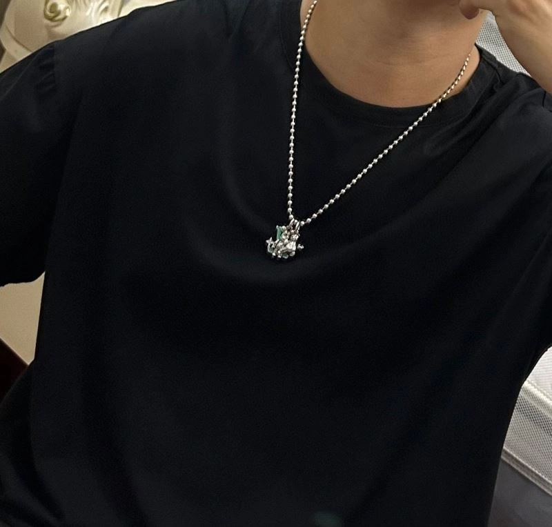 High fidelity Louis Vuitton Necklaces