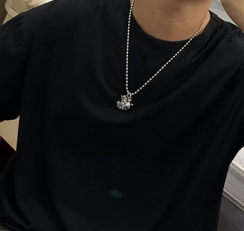 High fidelity Louis Vuitton Necklaces