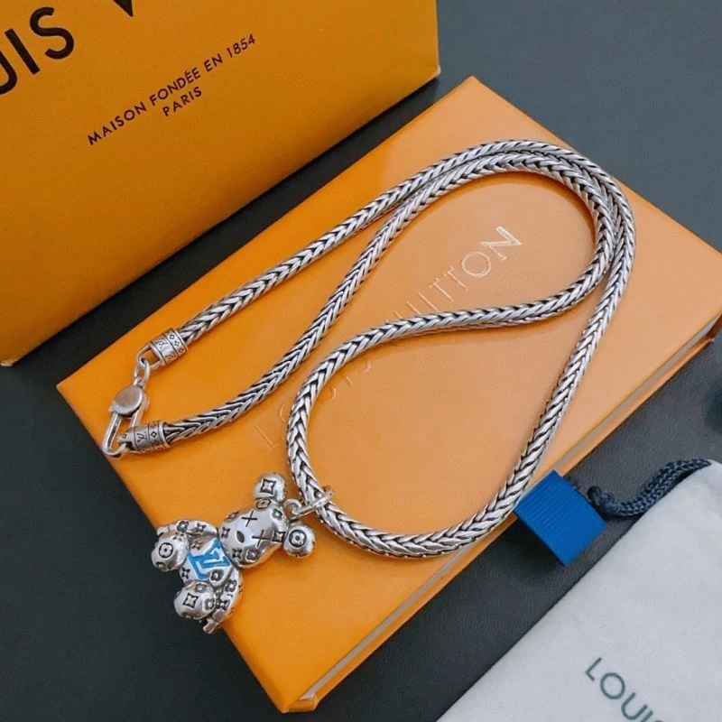 Top mirror Louis Vuitton Necklaces