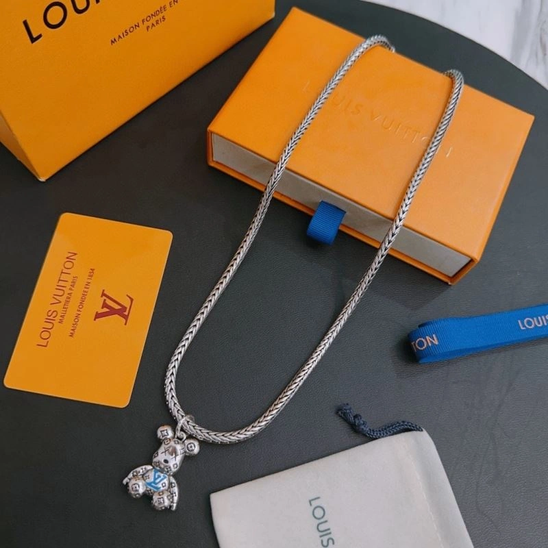 Top mirror Louis Vuitton Necklaces