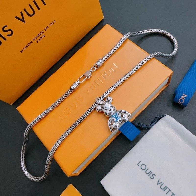 Top mirror Louis Vuitton Necklaces