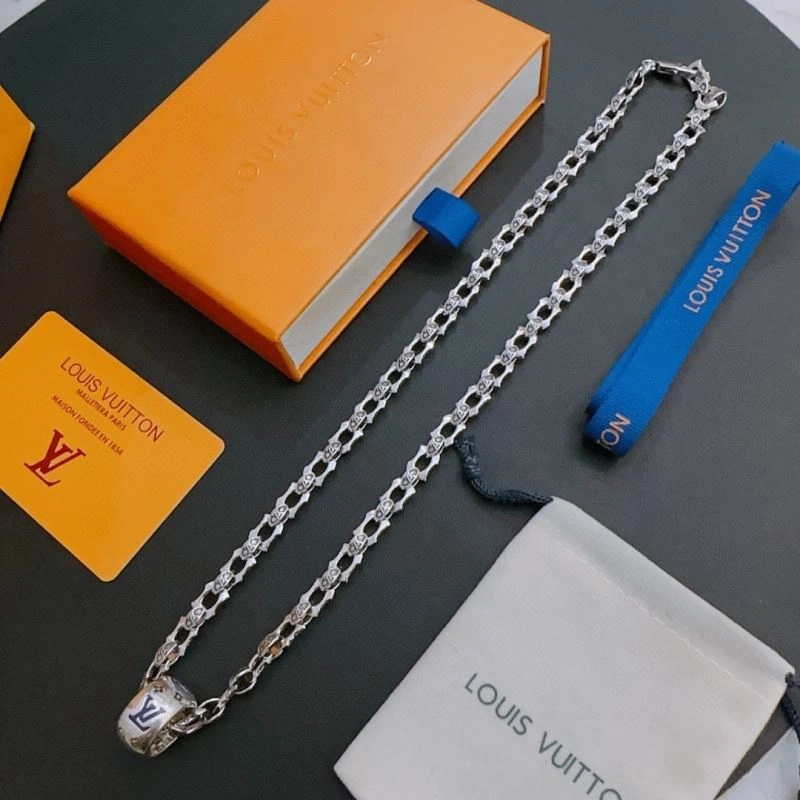 Top mirror Louis Vuitton Necklaces