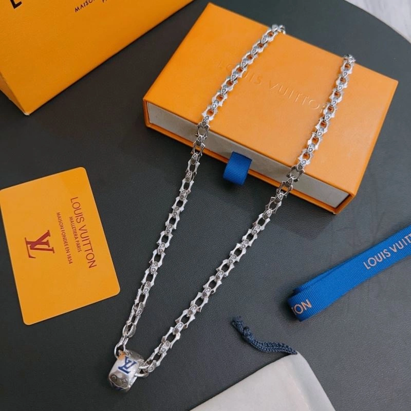 Top mirror Louis Vuitton Necklaces