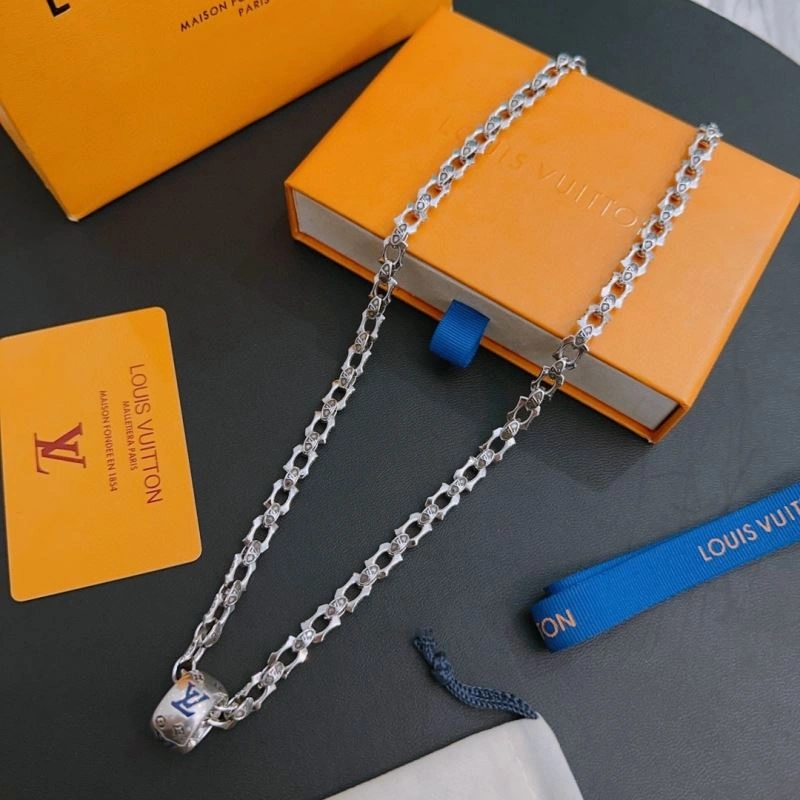 Top mirror Louis Vuitton Necklaces