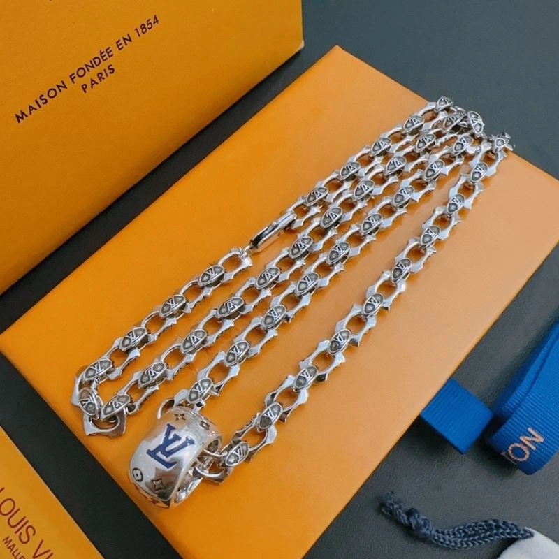 Top mirror Louis Vuitton Necklaces