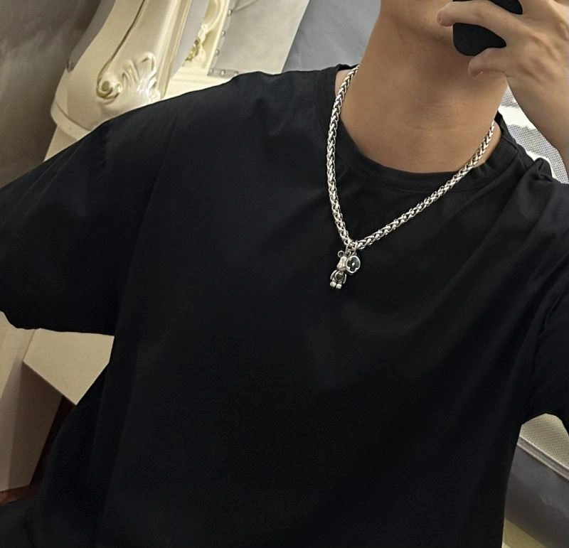 Cut-rate Louis Vuitton Necklaces