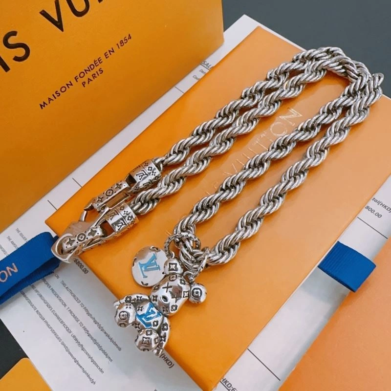 Discounted Louis Vuitton Necklaces
