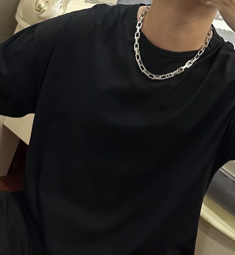 Value-priced Louis Vuitton Necklaces