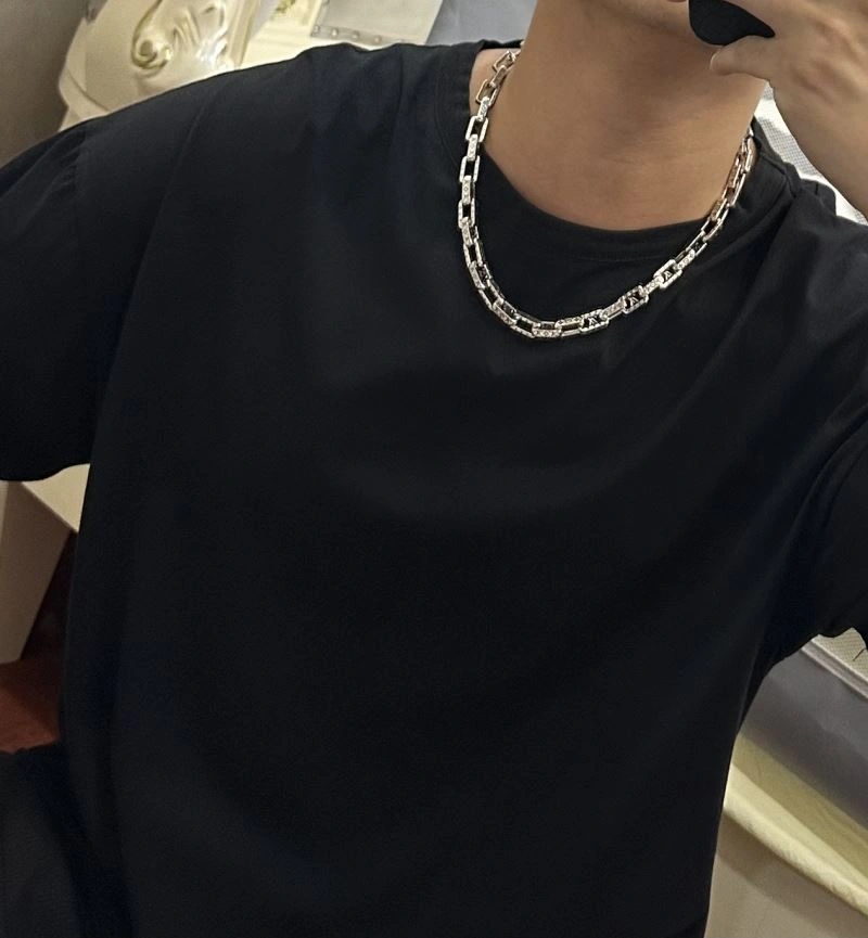 Value-priced Louis Vuitton Necklaces