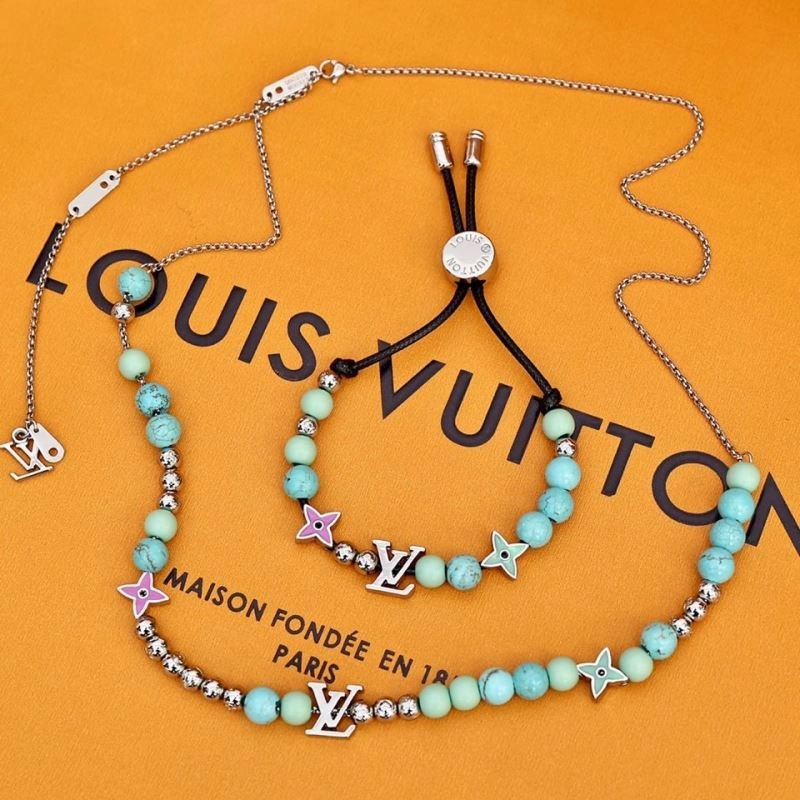 Inexpensive Louis Vuitton Necklaces