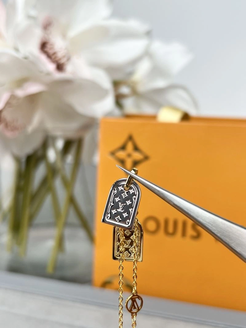 Top mirror Louis Vuitton Necklaces