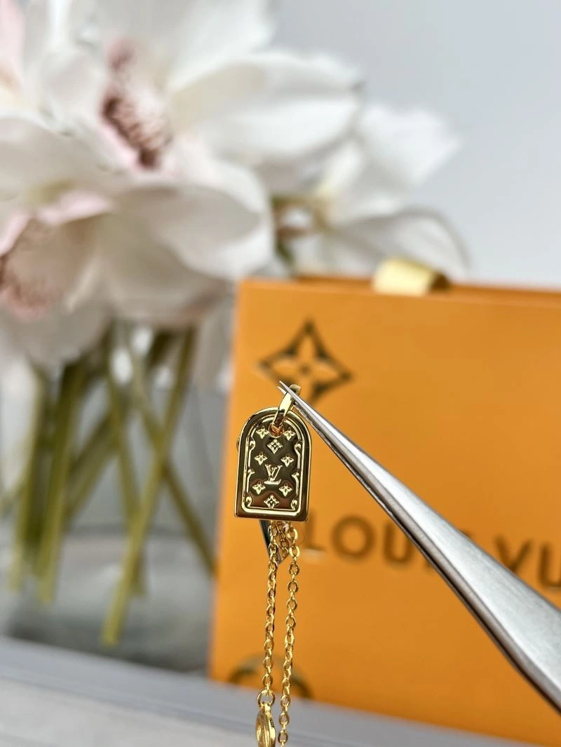 Top mirror Louis Vuitton Necklaces