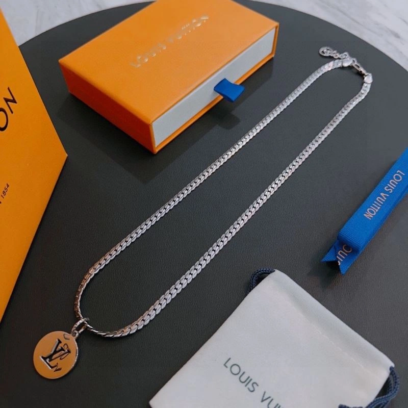 Official Louis Vuitton Necklaces