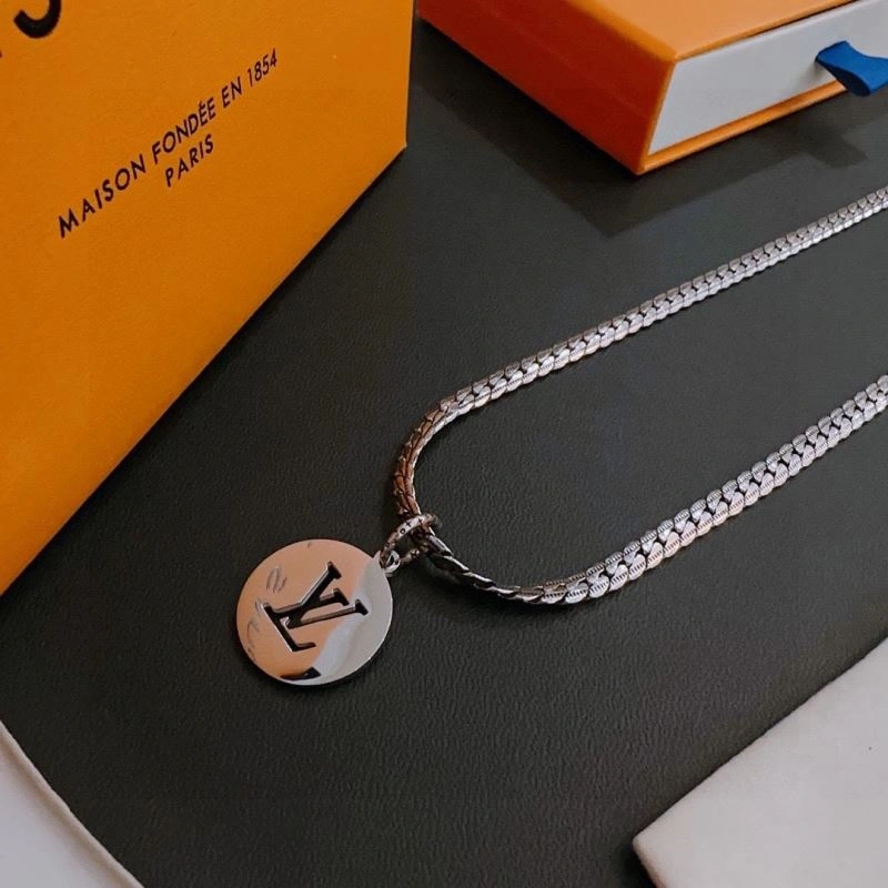 Official Louis Vuitton Necklaces