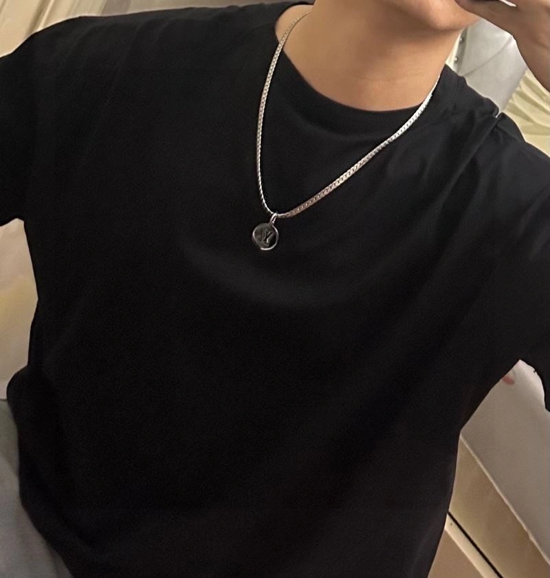 Official Louis Vuitton Necklaces