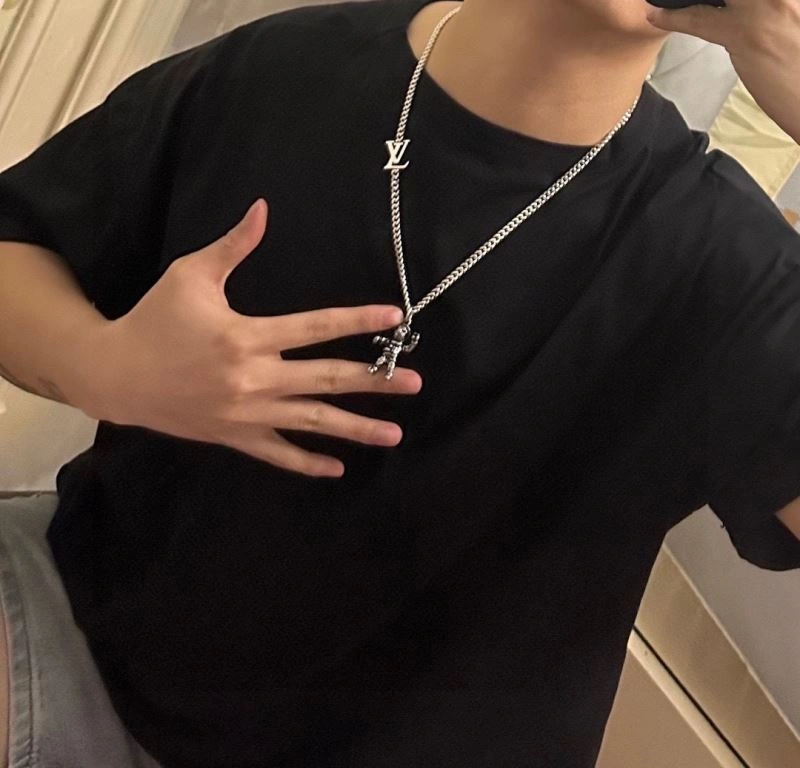 Discounted Louis Vuitton Necklaces