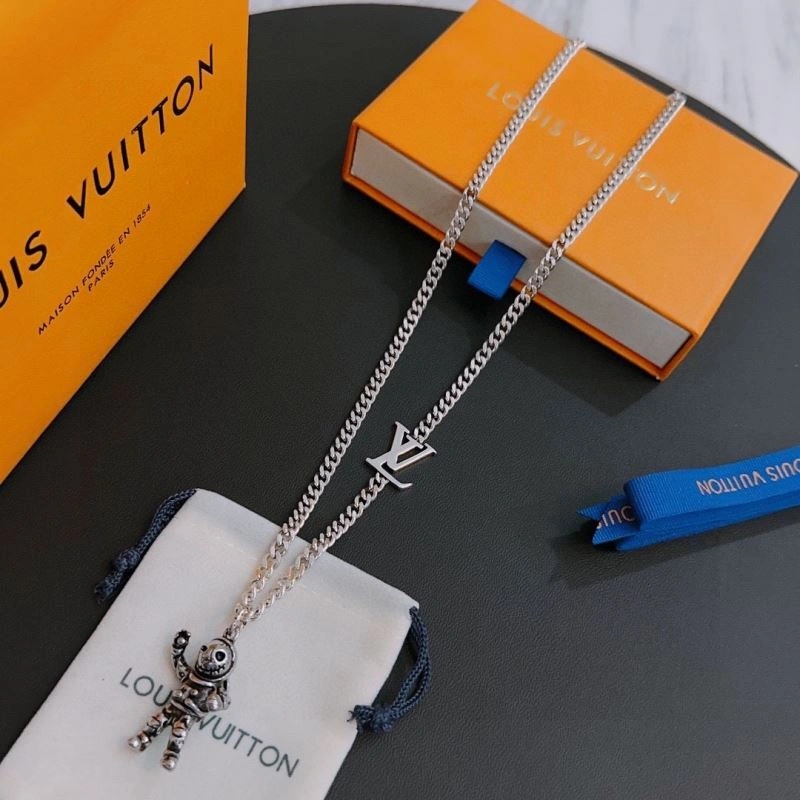 Discounted Louis Vuitton Necklaces