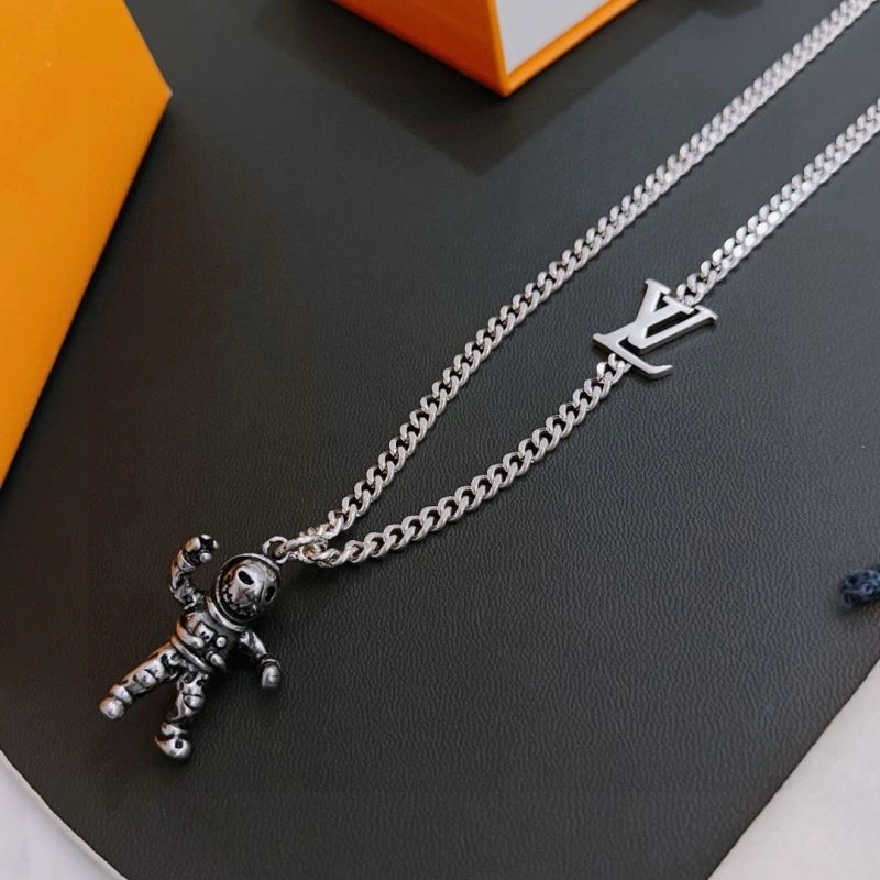 Discounted Louis Vuitton Necklaces
