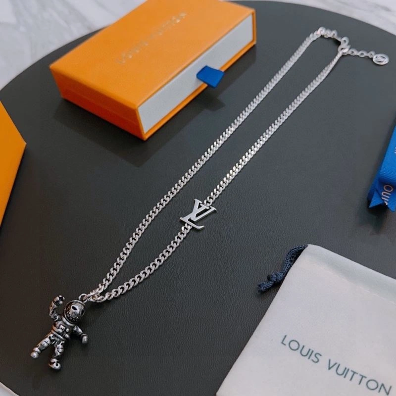 Discounted Louis Vuitton Necklaces