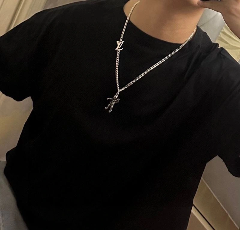Discounted Louis Vuitton Necklaces