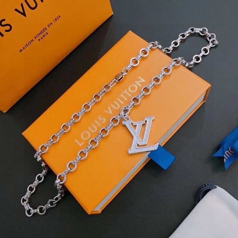 High fidelity Louis Vuitton Necklaces