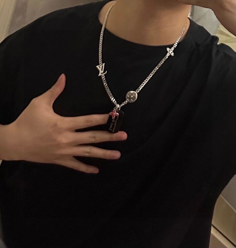 Economical Louis Vuitton Necklaces