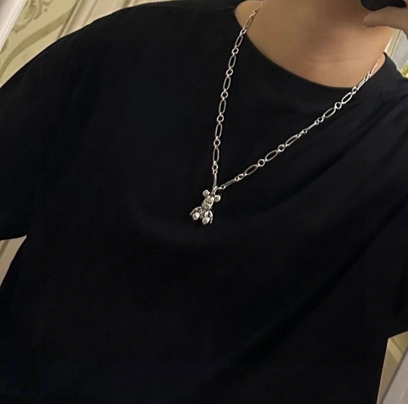 Cut-rate Louis Vuitton Necklaces