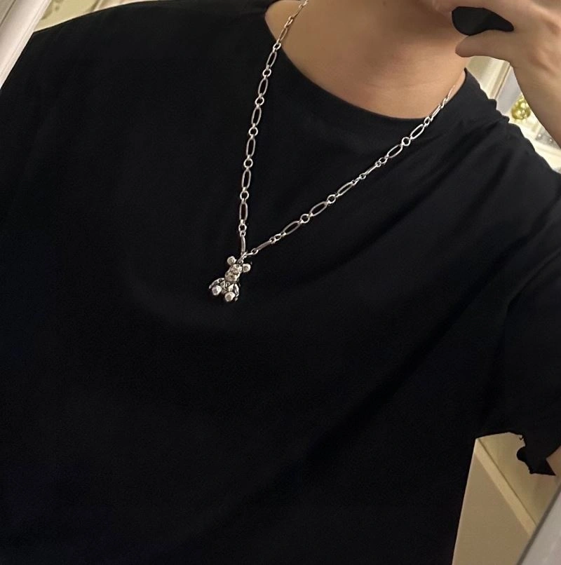 Cut-rate Louis Vuitton Necklaces