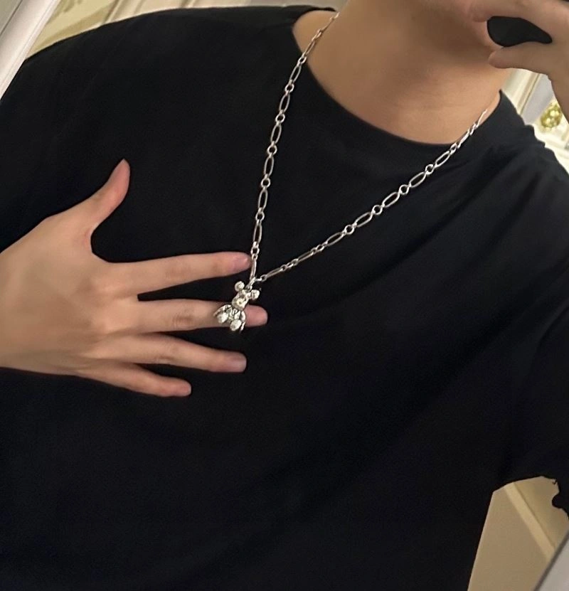 Cut-rate Louis Vuitton Necklaces