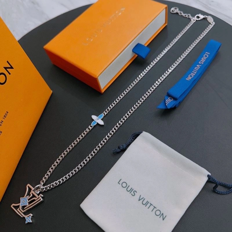 Accurate model Louis Vuitton Necklaces