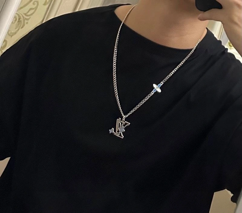 Accurate model Louis Vuitton Necklaces