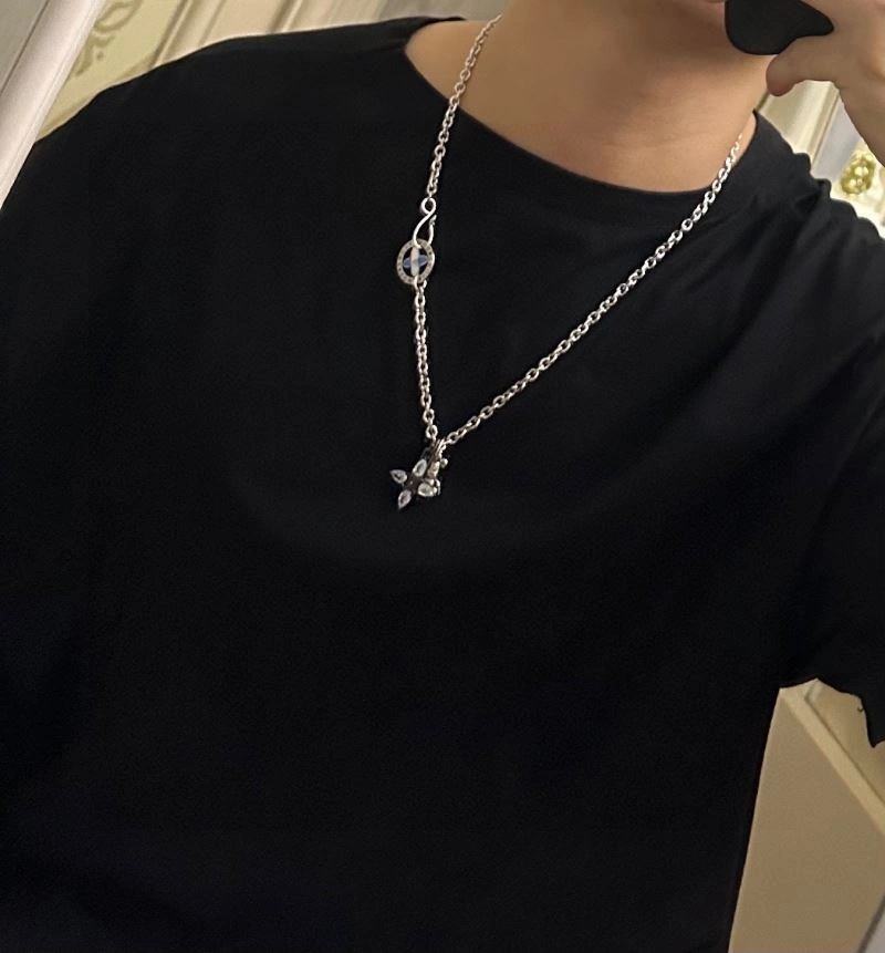 Official Louis Vuitton Necklaces