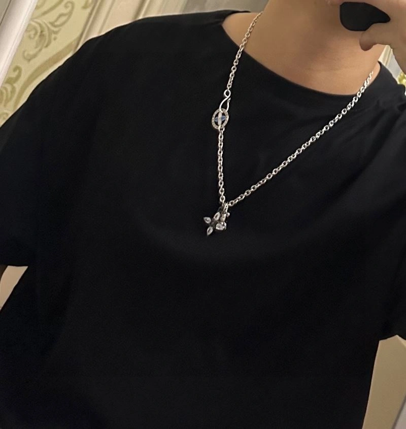 Official Louis Vuitton Necklaces