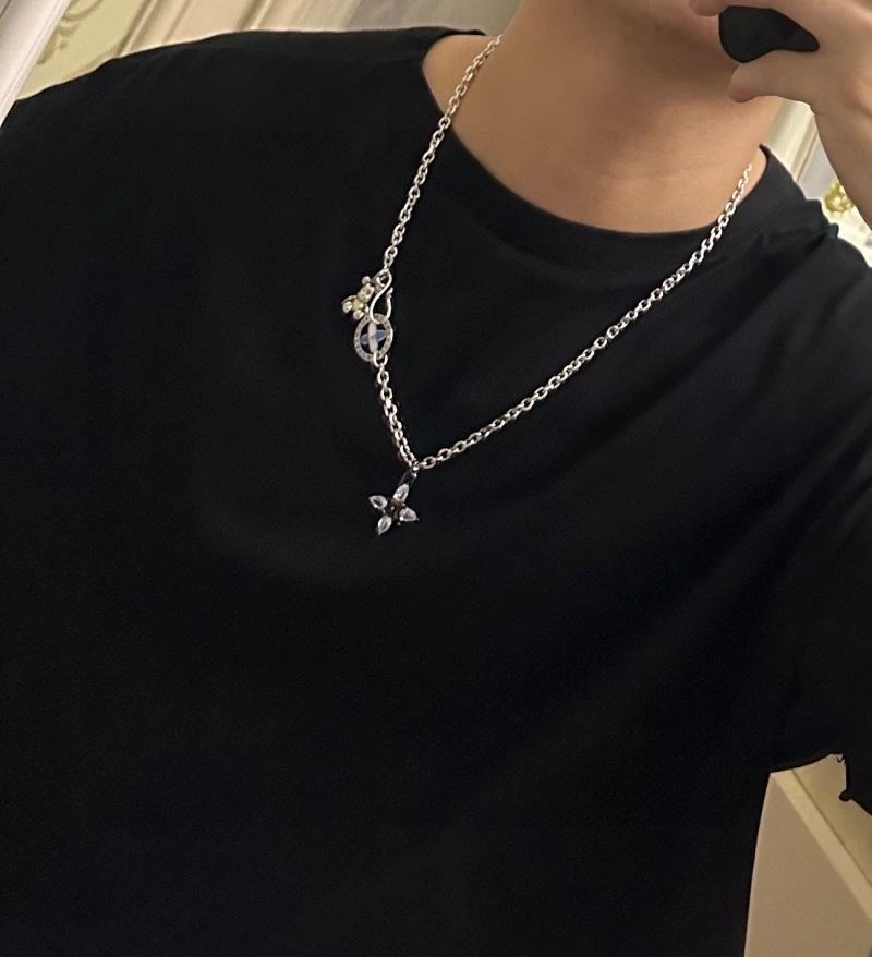 Official Louis Vuitton Necklaces
