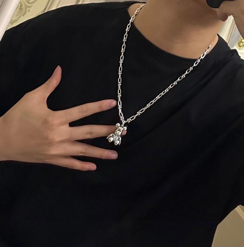 Discounted Louis Vuitton Necklaces