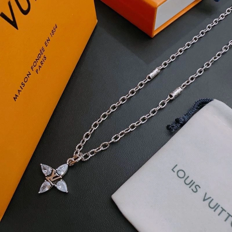 Inexpensive Louis Vuitton Necklaces