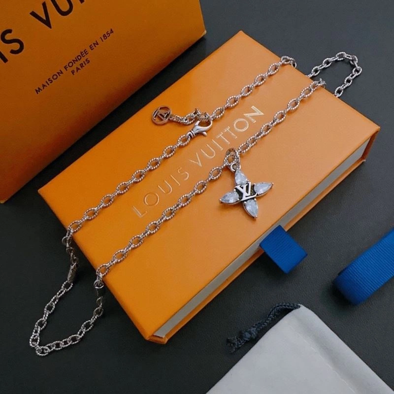 Inexpensive Louis Vuitton Necklaces