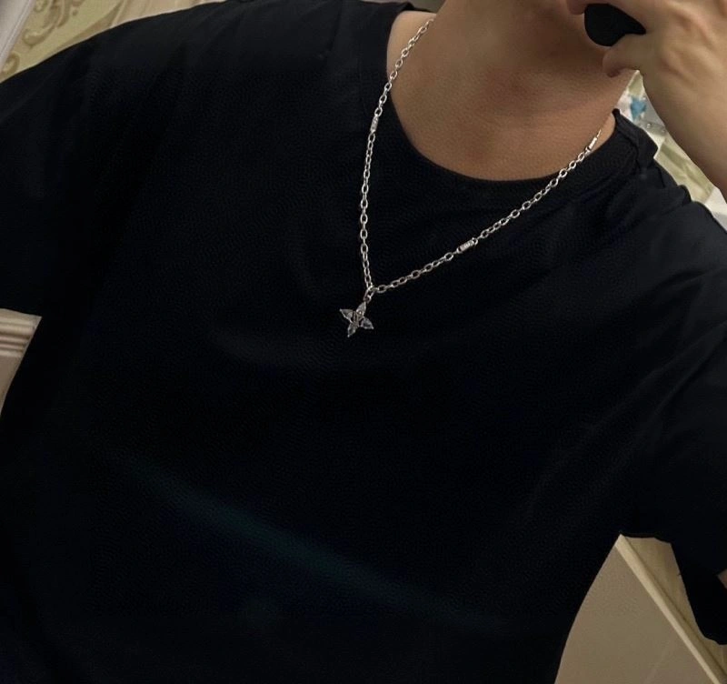 Inexpensive Louis Vuitton Necklaces