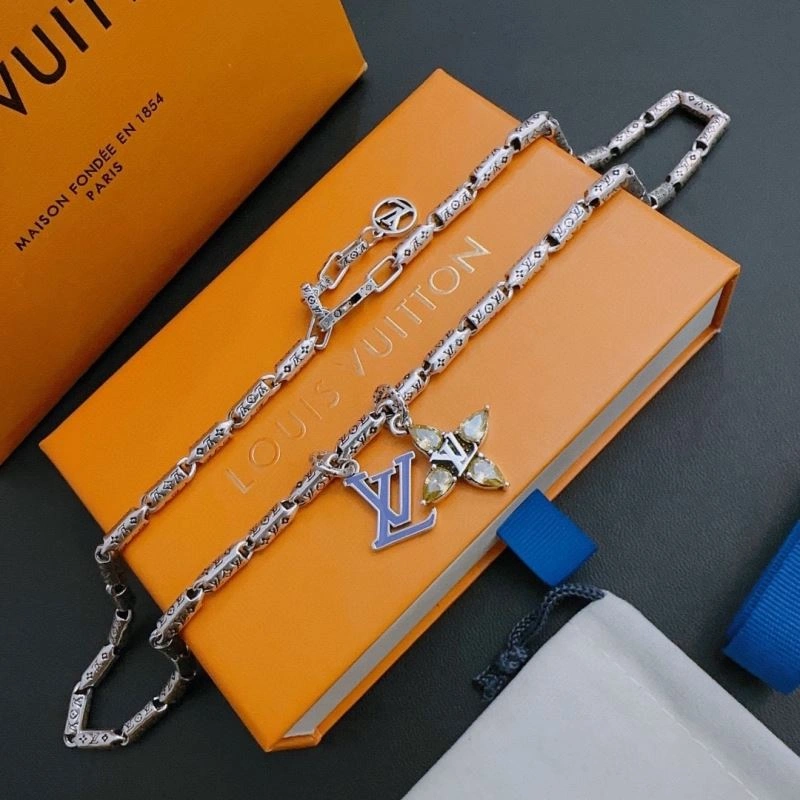 Inexpensive Louis Vuitton Necklaces
