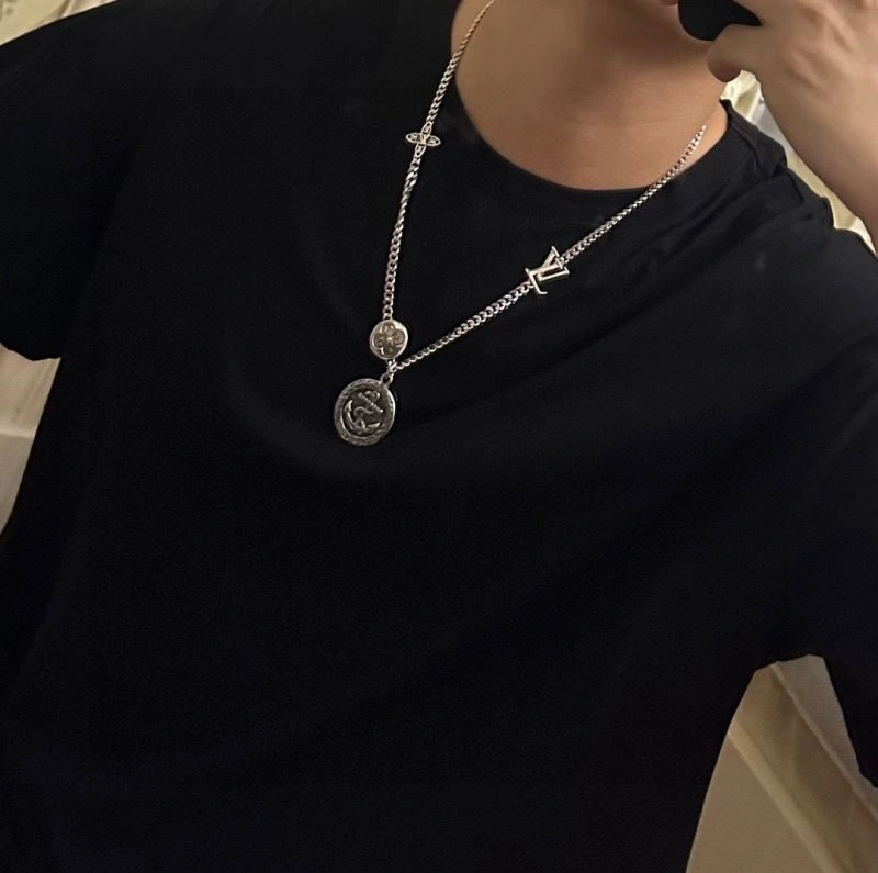 Legit Louis Vuitton Necklaces